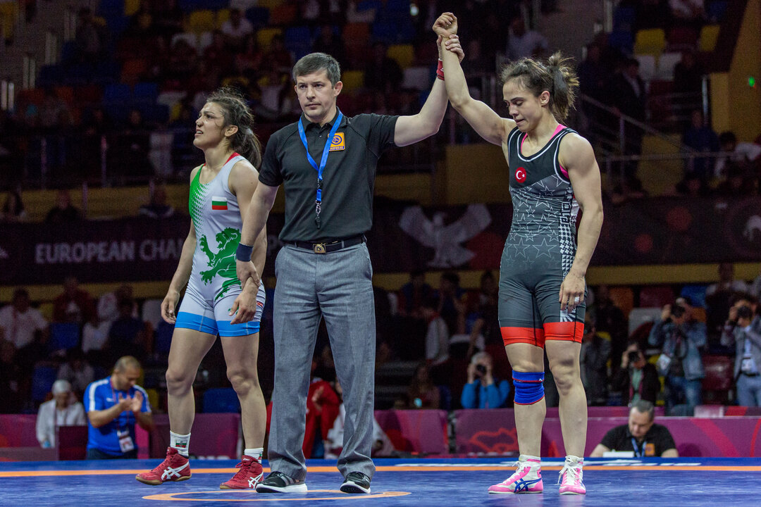 Alina Vuc prend la tête du classement féminin, 9 lutteuses gardent leur ...
